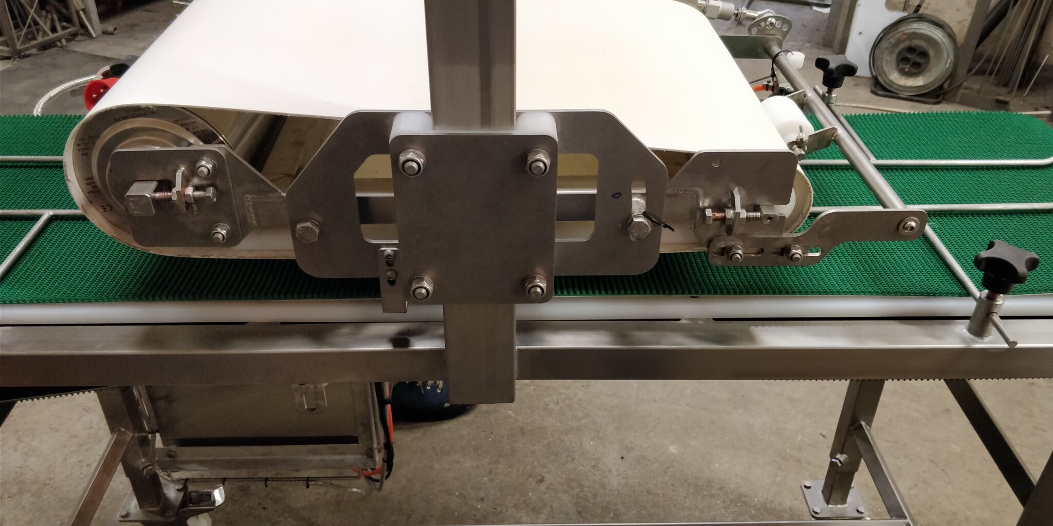 Plastic lid closer – Faguri